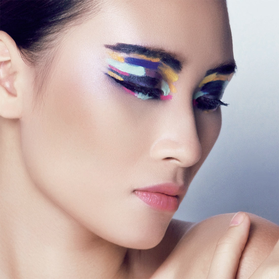 Cách đánh mắt theo phong cách multi-color – Harper's Bazaar Việt Nam